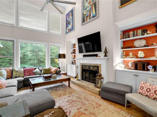 4294 Balmoral Glen Drive