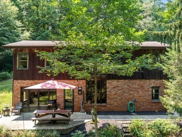 4294 Hardins Run Rd, New Cumberland, WV 26047
