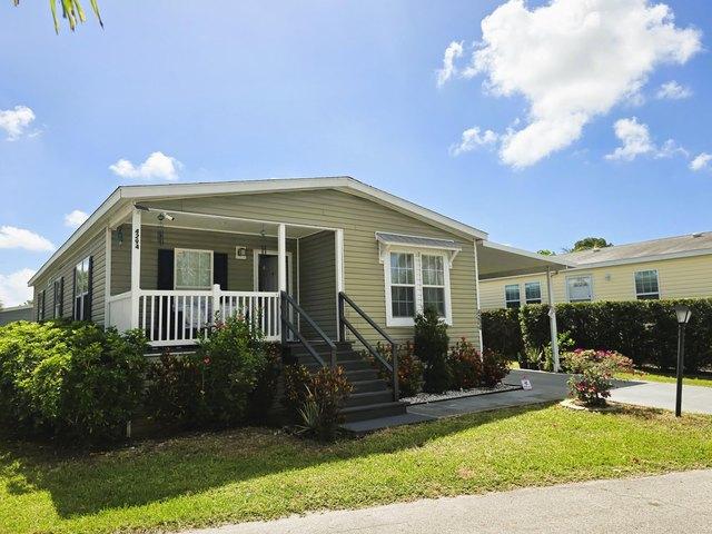 4294 Janet Dr Unit 825, Greenacres, FL 33463