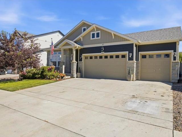 4294 Lacewood Ln, Johnstown, CO 80534
