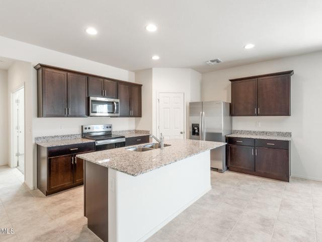 42985 w palo nuez street