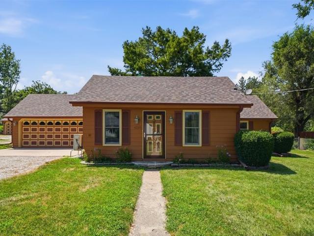 4290 NE 27th St, Des Moines, IA 50317