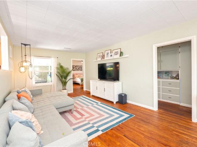 4290 Oakwood Pl, Riverside, CA 92506 | MLS #IV26070 | Compass