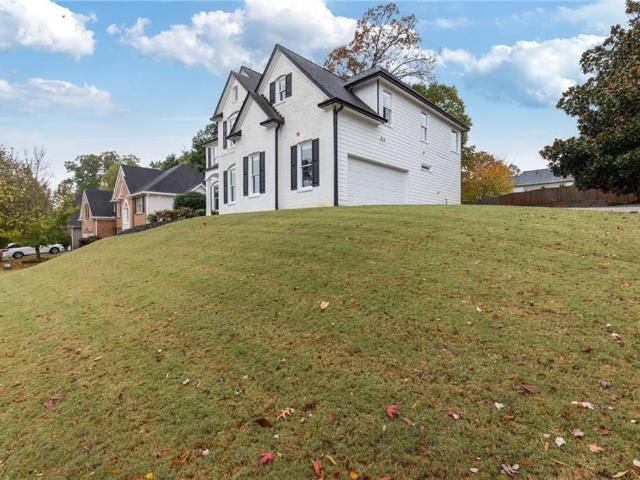 4290 Canterbury Walk Dr, Duluth, GA