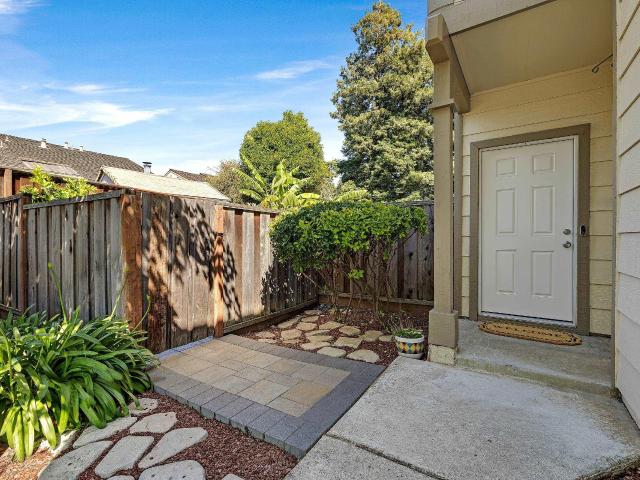 4290 Tiburon Dr
