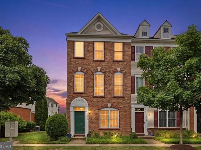 42911 Pamplin Ter, Chantilly, VA 20152