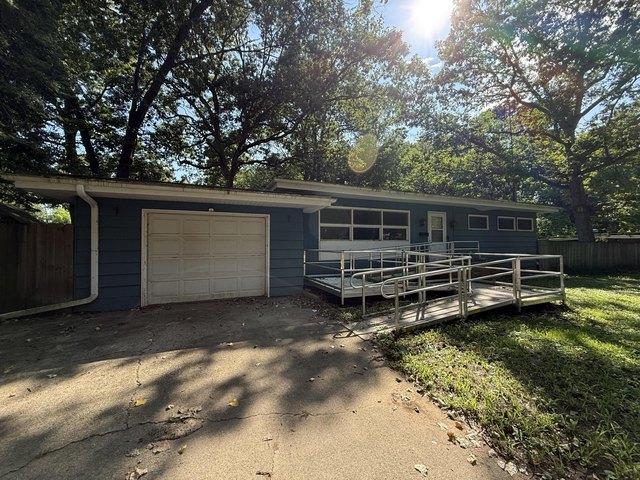 429 10th Pl, Kenosha, WI 53140