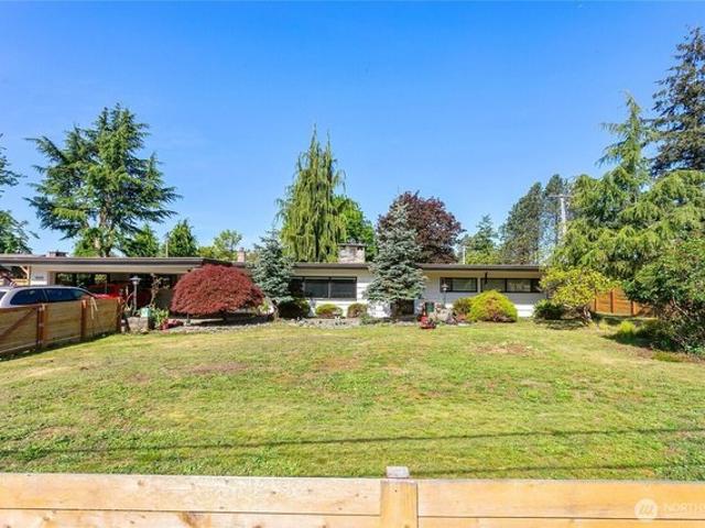 429 12th St, Blaine, WA 98230