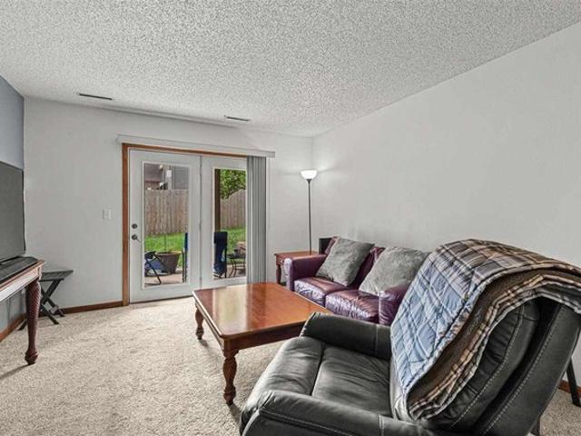 429 6th Ave Apt A, Coralville, IA 52241