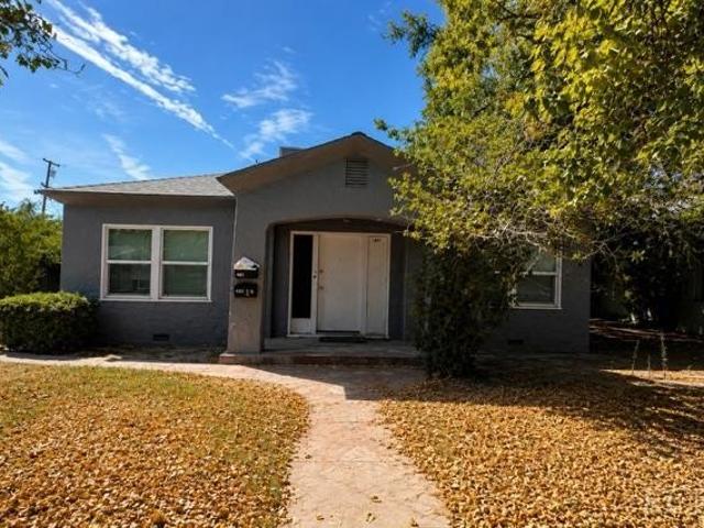 429 B St, Lemoore, CA 93245