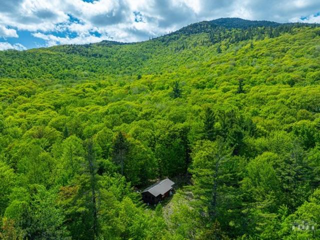 429 Bartlett Rd, Keene, NY 12942