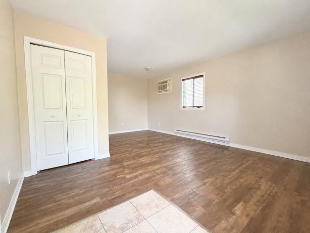 429 Bruce Ave, 1 bed, 1 full bath