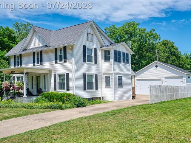 429 E Grand River Avenue