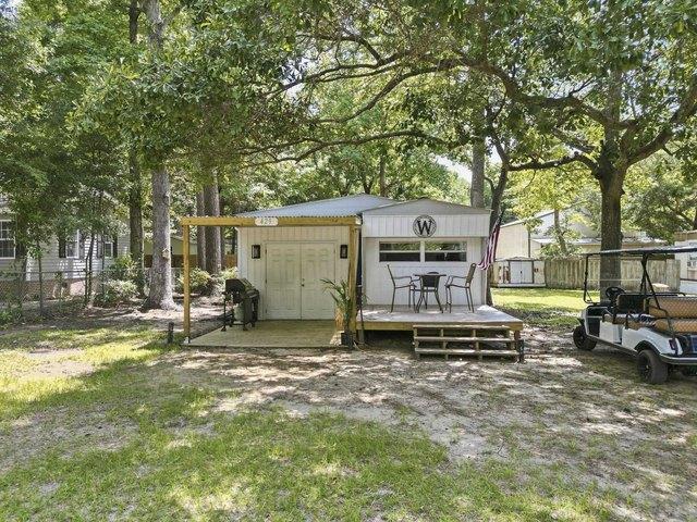 429 E Surfwind Dr, Murrells Inlet, SC 29576