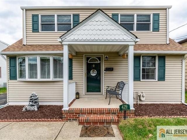 429 Edgeworth St, Middlesex, NJ 08846