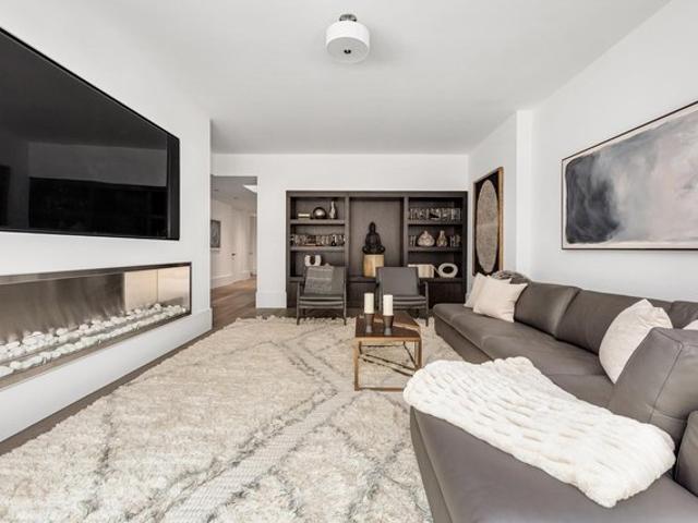 429 Kent Ave Unit TH17, Brooklyn, NY 11249
