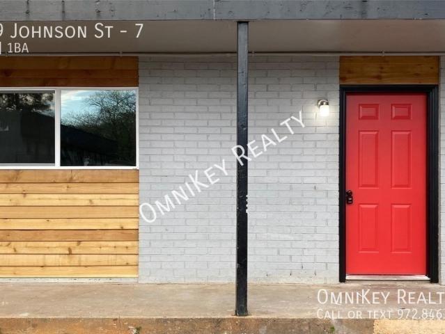 429 Johnson St, 2 beds, 1 full bath