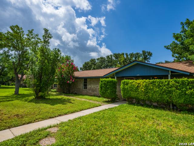 429 Moonwind Dr