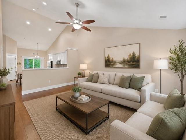 429 Munson Pl, Traverse City, MI 49686