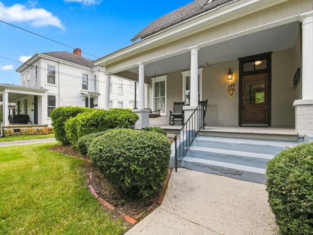 429 N Walnut St