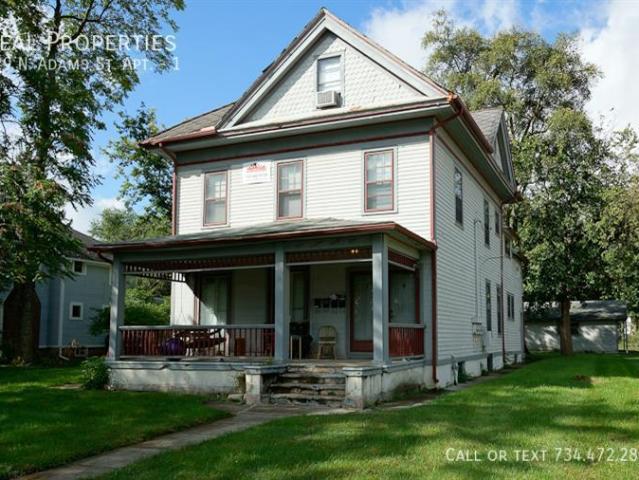429 N. Adams St. Apt 2 beds, 1 full bath