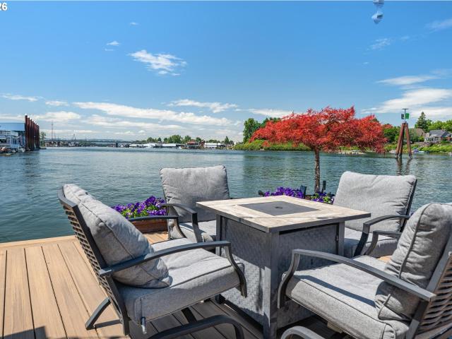 429 N Bridgeton Rd, Unit 15, Portland, OR 97217 | MLS #319329 | Compass