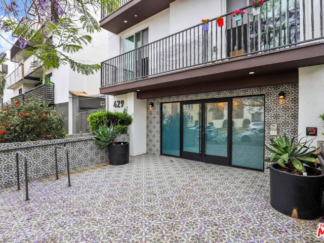 429 N Hayworth Ave, Unit PH4, Los Angeles, CA 90048 | Compass