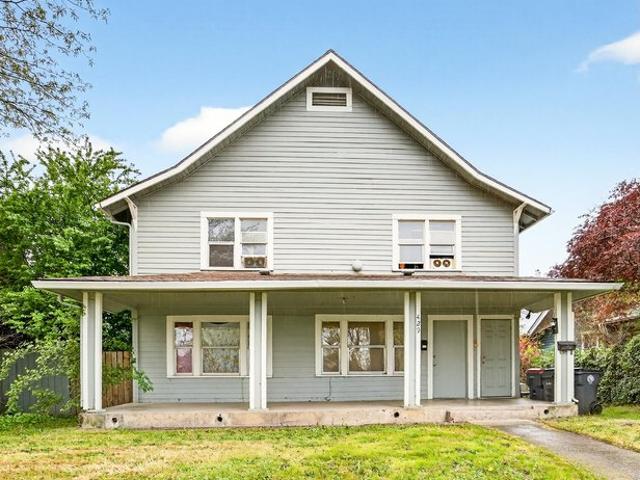 429 N Holly St, Medford, OR 97501