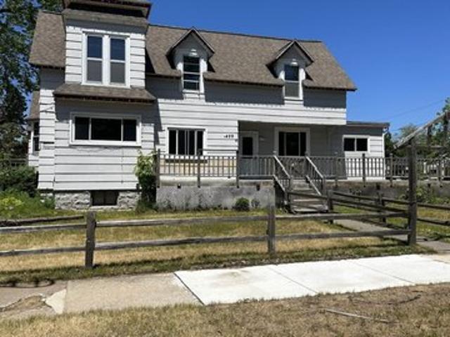 429 S 7th St, Escanaba, MI 49829