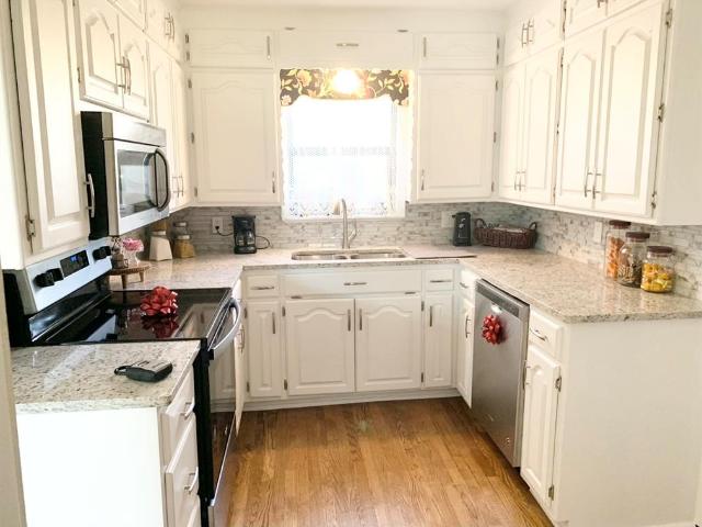 429 S Broadway St, Bells, TX 75414 | MLS #21187 | Compass