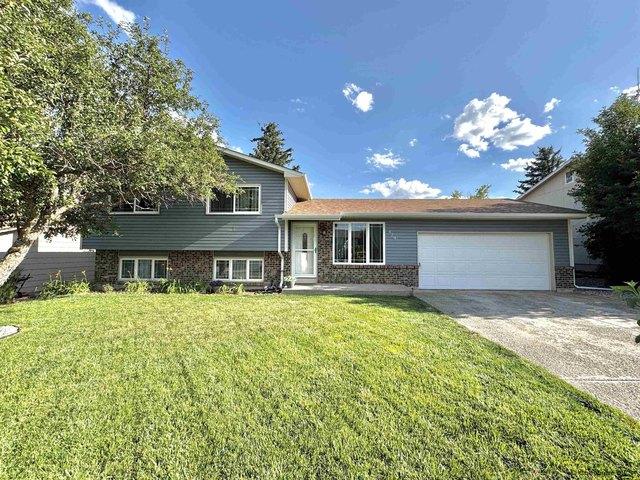 429 Sierra Dr, Cheyenne, WY 82009
