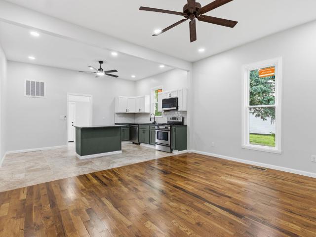 429 Poplar Street