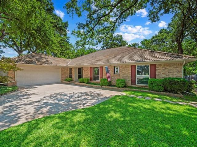 429 Rolling Hills Trl, Arlington, TX 76011