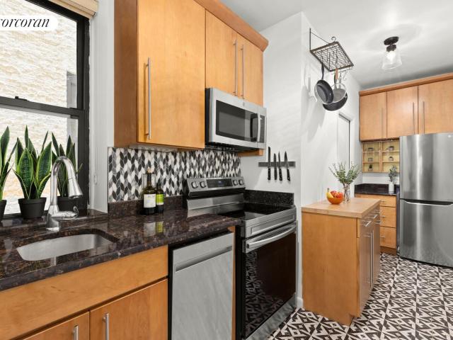 429 W 24TH Street 1C