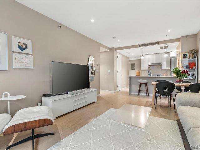 42 50 27th Street, Unit 2C