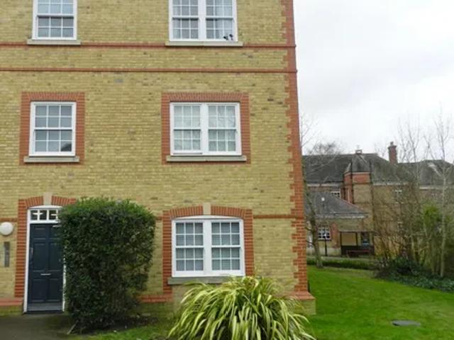 42 59 Blackwell Close, Oakwood, London, N21 1UL, United Kingdom | 2 bed apartment for rent #139070803 | Rentberry