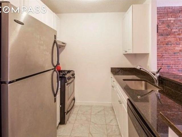 42 8th St 2204, Boston, MA