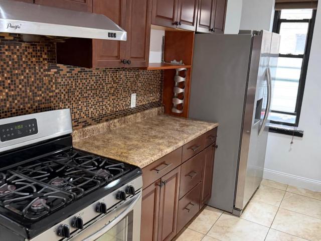 42 02 Layton Street 106