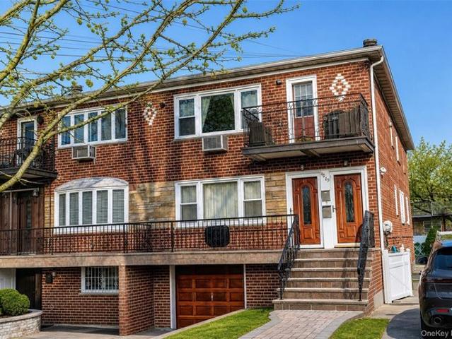 42 19 St, Flushing, NY 11358