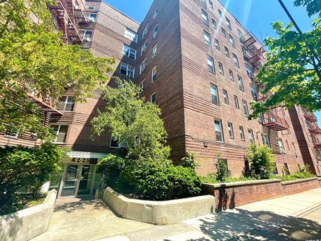 42 25 80th St, Elmhurst, NY 11373