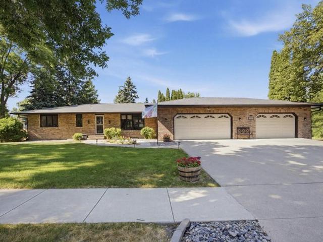 42 36th Ave N, Fargo, ND 58102