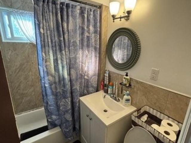 42 Tichenor Ter, Irvington, NJ 07111