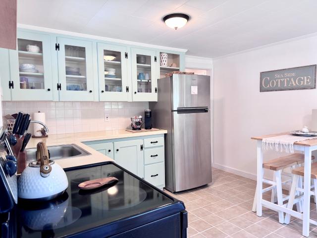 42 Vineyard Ave