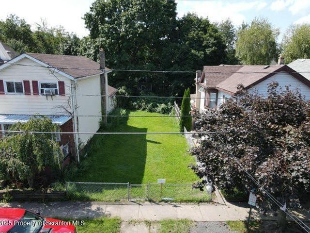 42 W Hollenback Ave, Wilkes Barre, PA 18702