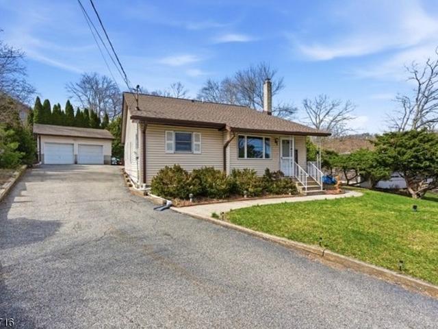 42 W Lake Shore Dr, Rockaway, NJ 07866