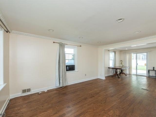 42 W Spring Valley Ave, Maywood Boro, US, NJ