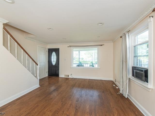 42 W Spring Valley Ave