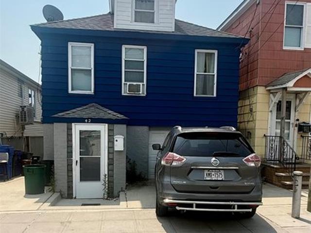 42 W 14th Rd, Broad Channel, NY 11693