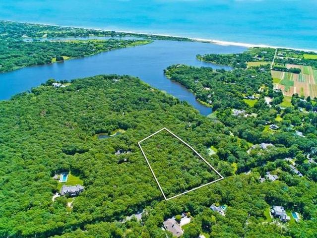 42 Wainscott Stone Rd, Wainscott, NY 11975