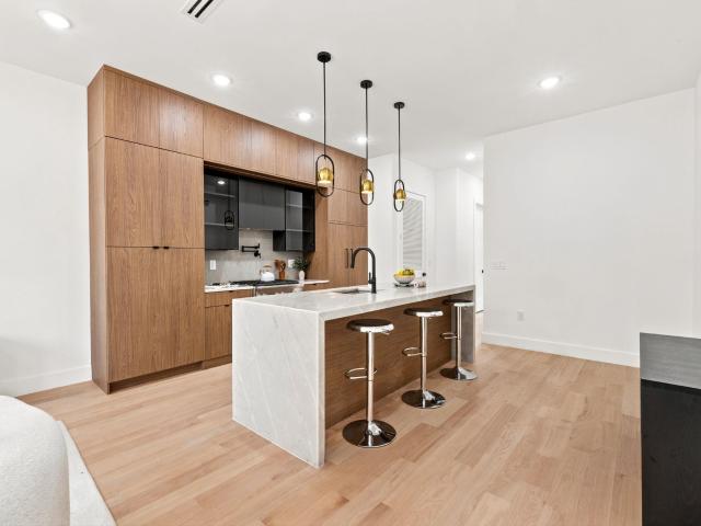 42 Waverly St # 1